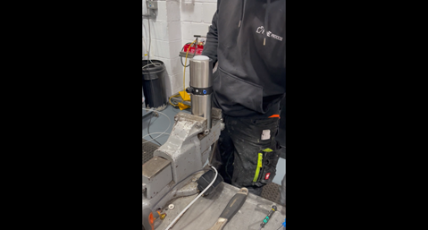 Attaching Control Head to Versaline Actuator - HpE Process Ltd